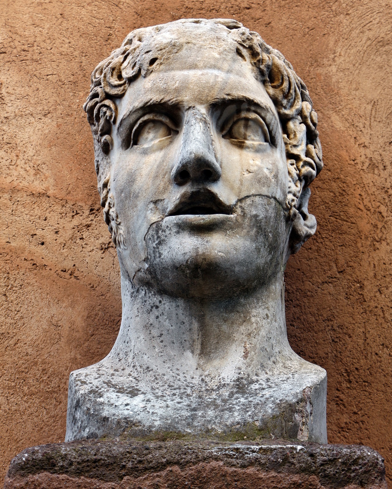 Spencer Alley: Ancient Roman Marbles Surviving in Modern Rome