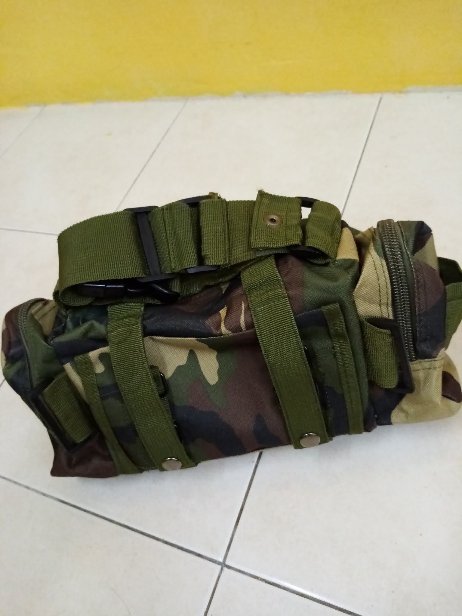 Beg celoreng 2 in 1 = RM30