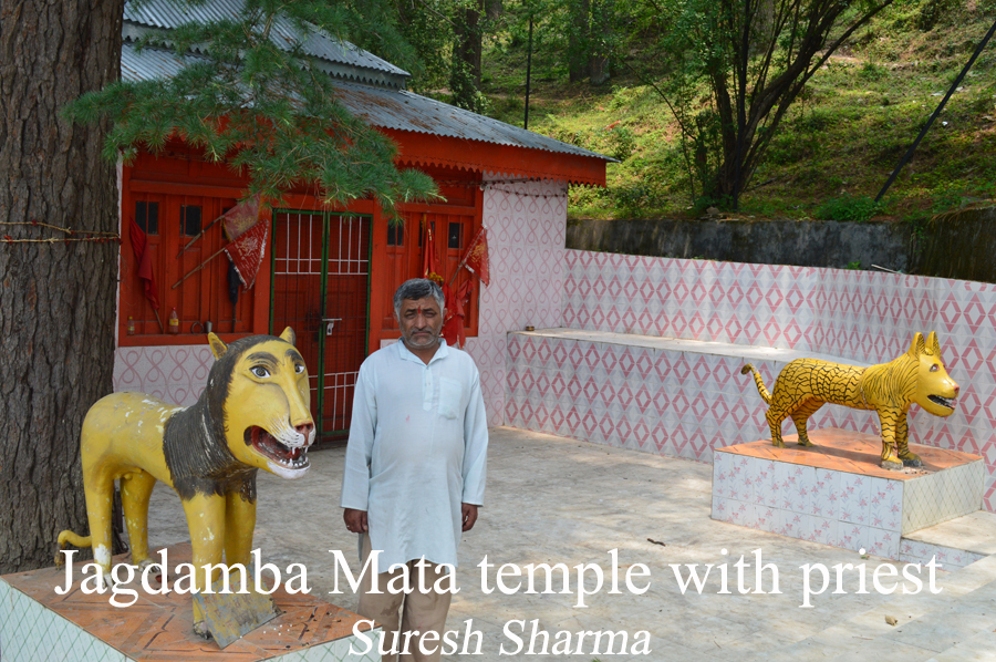 Glorious India--Past & Present: Temples and ruins of Kiarkoti