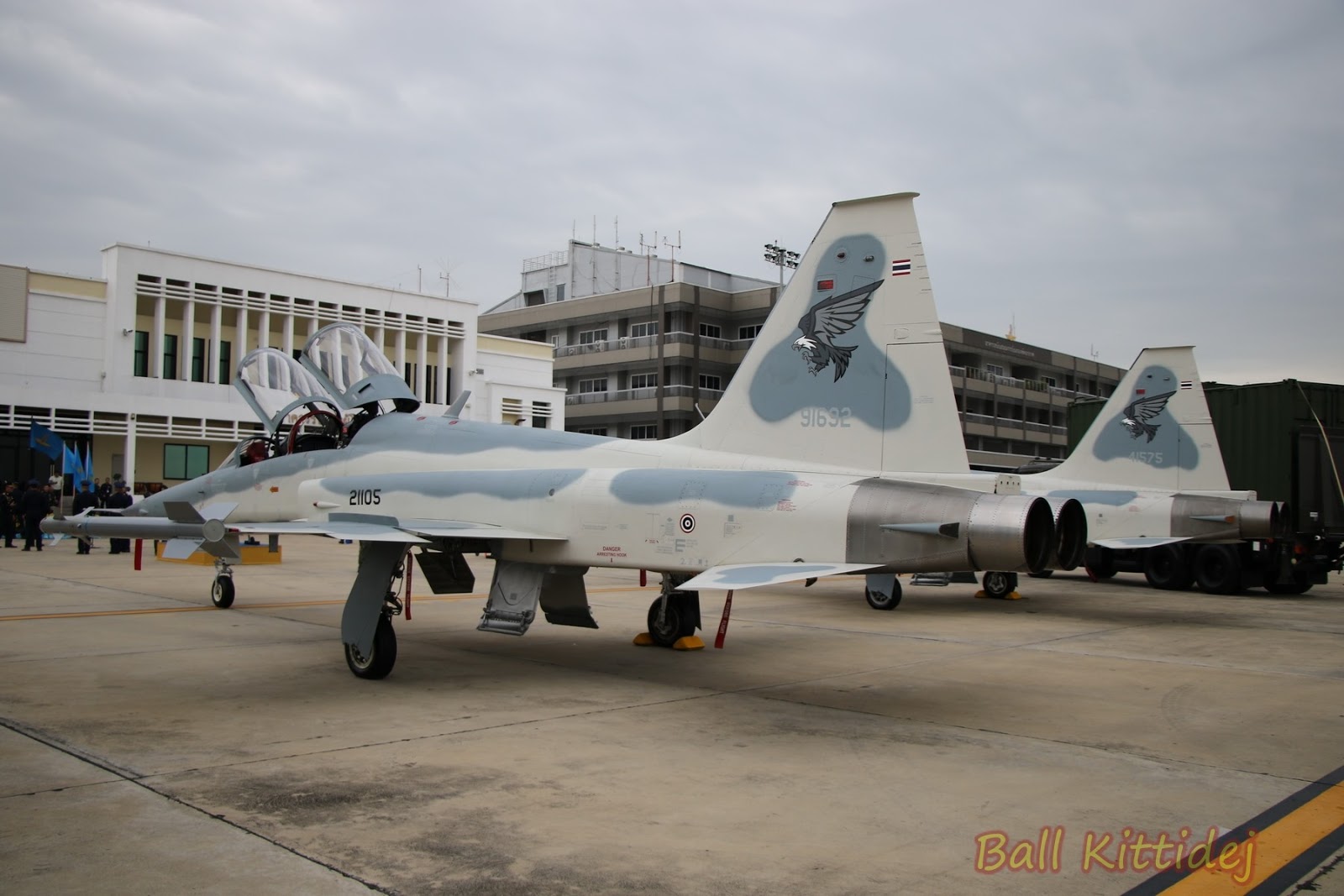 THAIDEFENSE-NEWS: F-5TH Walk Around