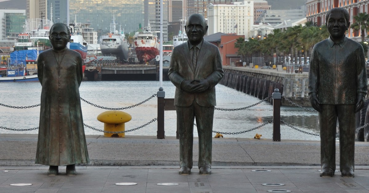 Statues Quo: Sculptures du Nobel Square (sans titre connu)