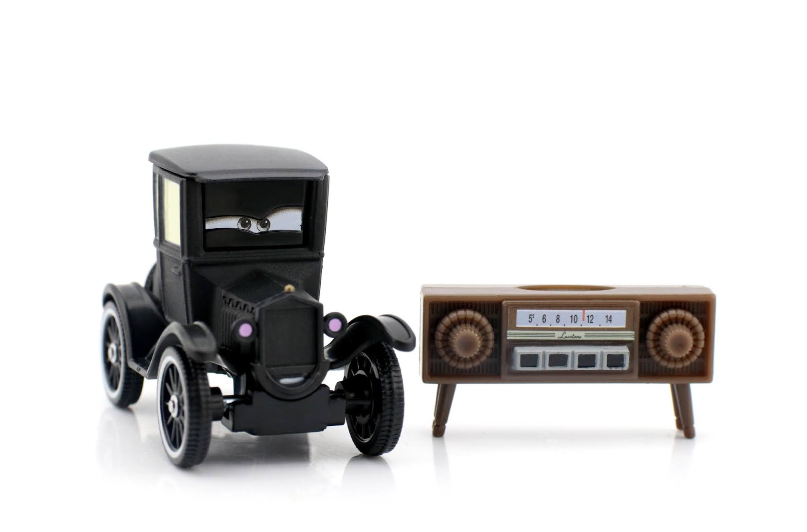 Dan the Pixar Fan: Cars: Lizzie (w/Radio & Bumper Sticker)—"Welcome to ...