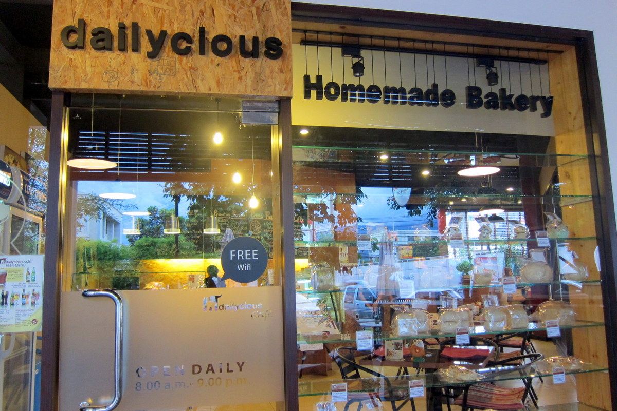 Life is a Journey, not a Destination: Vegan Pizza & Bread at Dailycious ...