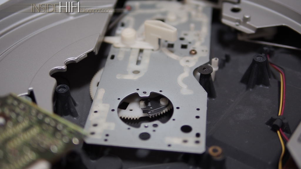 Inside Hi-Fi: Technics SL-QX200 (SL-QX200-SEi)