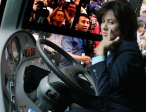 Wanita-Wanita Cantik Yang Menjadi Supir Truk Dan Bis - Berita Kronis Dunia