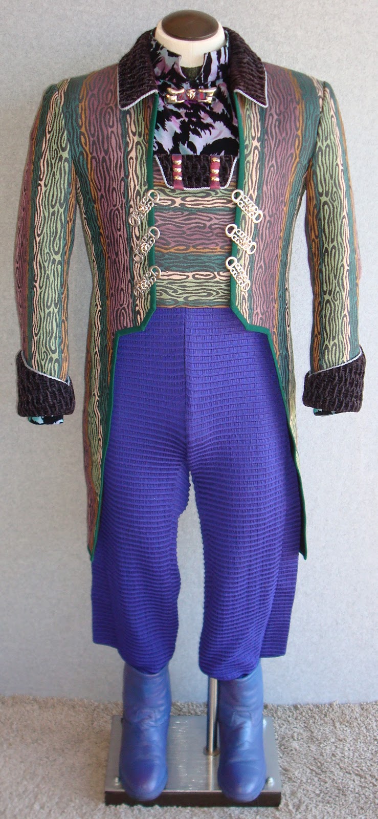 The Ferengi Costumes Of Star Trek: Deep Space Nine: Quark