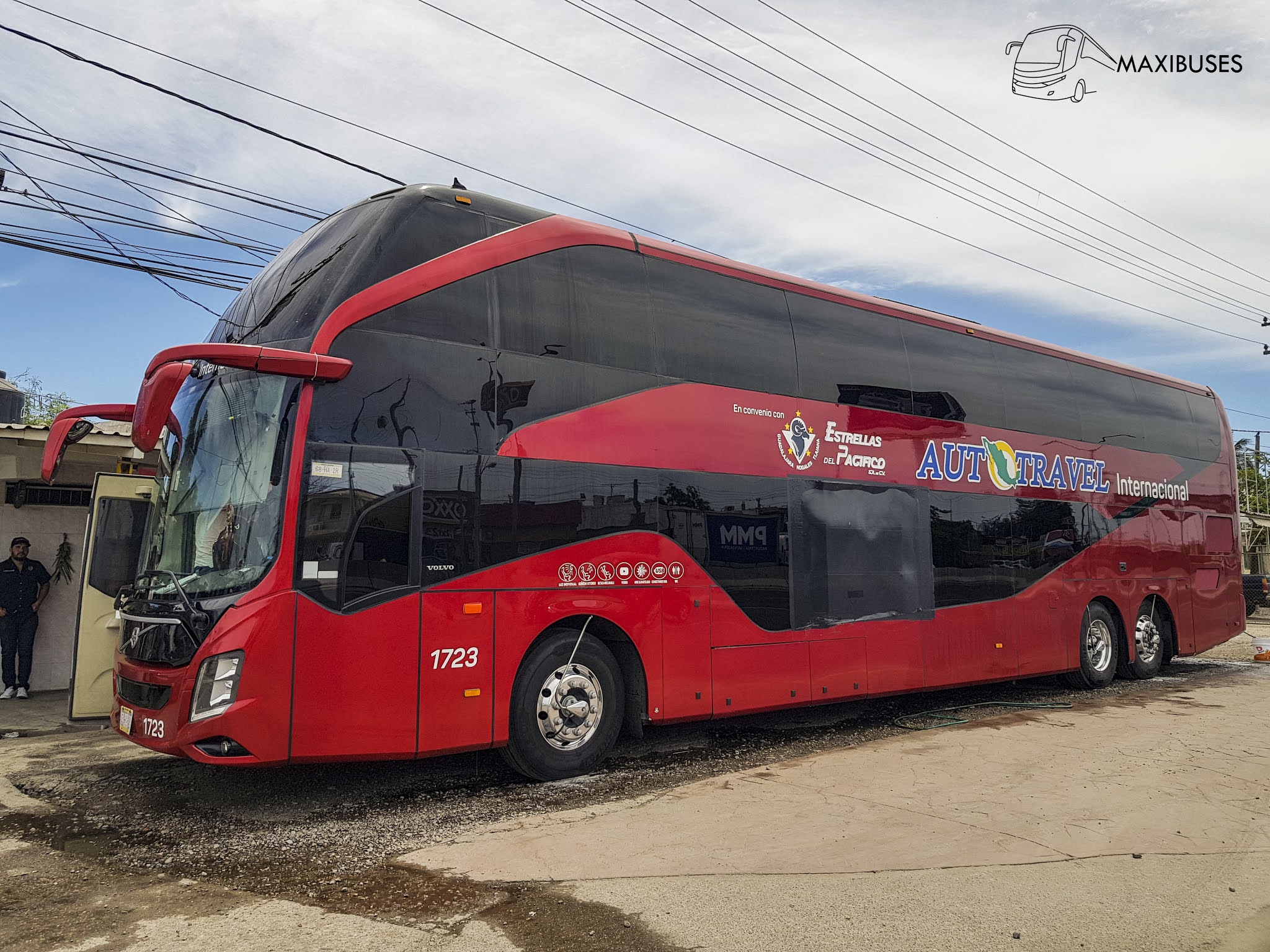MAXIBUSES: AUTOTRAVEL INTERNACIONAL - AUTOBUSES ESTRELLAS DEL PACÍFICO