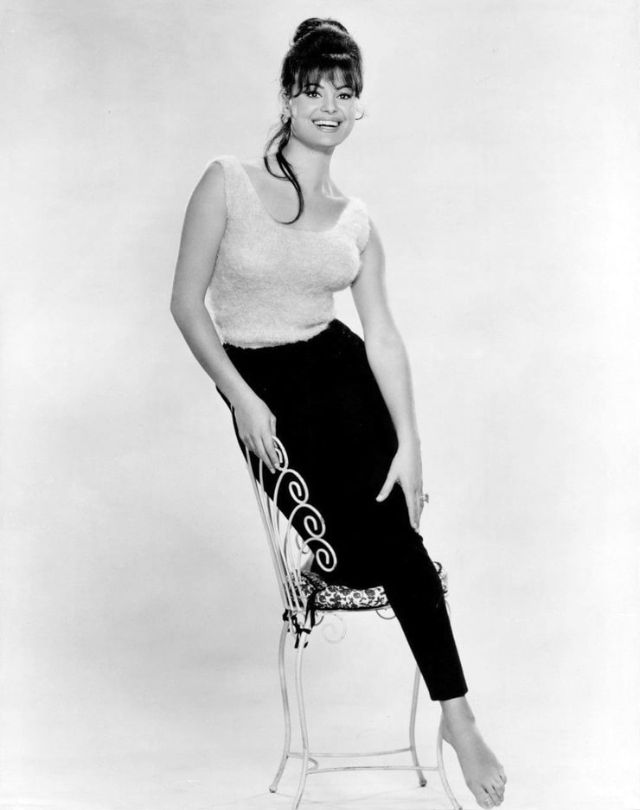 Israeli Classic Beauty: 35 Fabulous Photos of Daliah Lavi in the 1960s ...