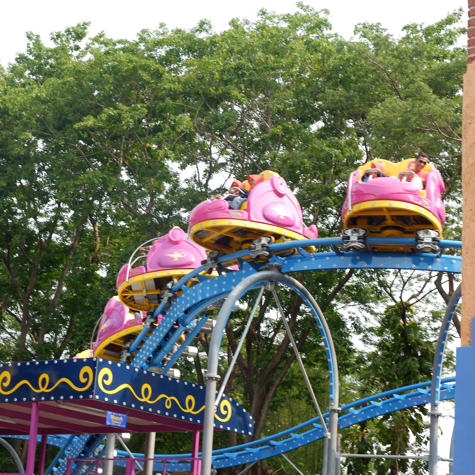 Menantang Keberanian Si Kecil Dengan Mola-Mola Jet Spinner, Wahana ...