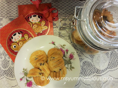 Golden Syrup Cookies with Chocolate Chips - Yummy~licious + Baby~licious