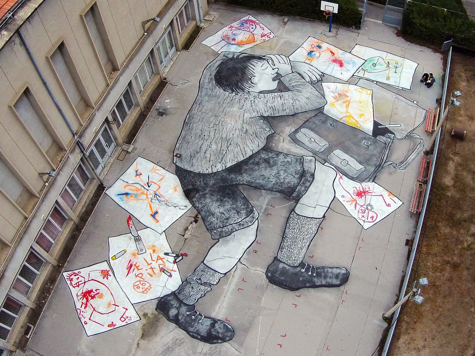 Ella & Pitr create a giant piece in Saint-Etienne, France – StreetArtNews