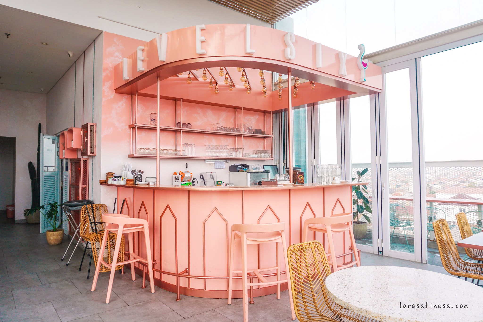 [STAYCATION] Menginap di Lenora Hotel & Nongkrong di Level Six Cafe ...