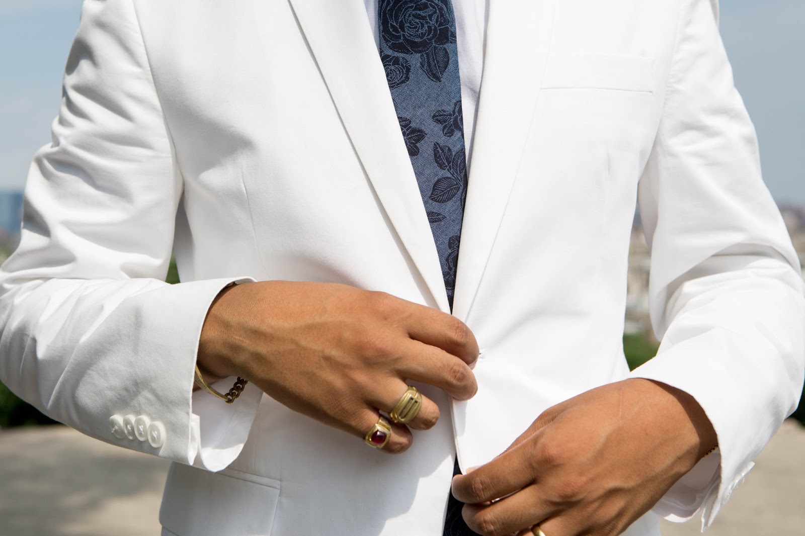 #SETTINGTHEBAR with BAR 3 featuring 3 suits and 1 tie.