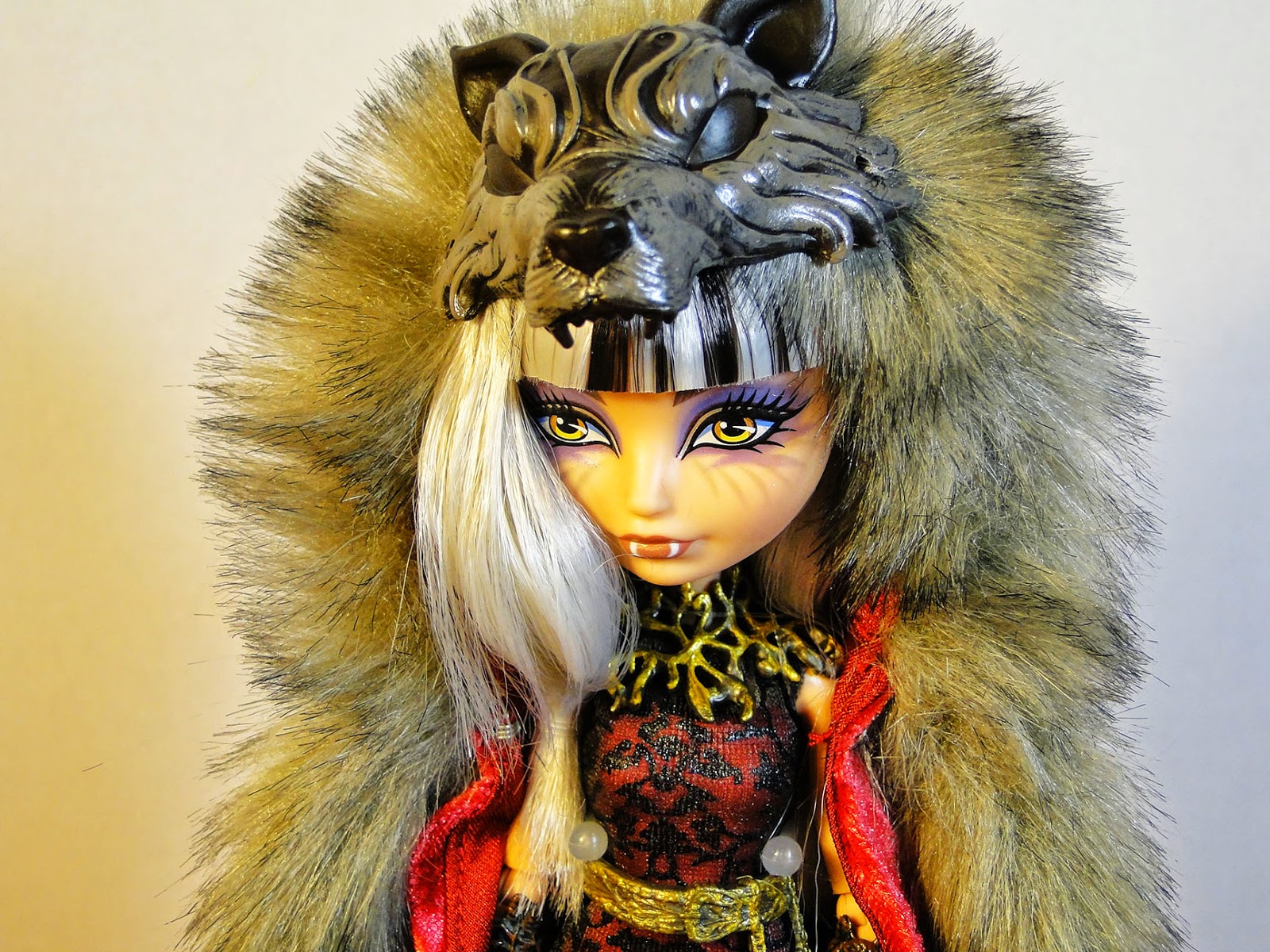 The Doll Garden: Ever After High - SDCC Cerise Wolf Review