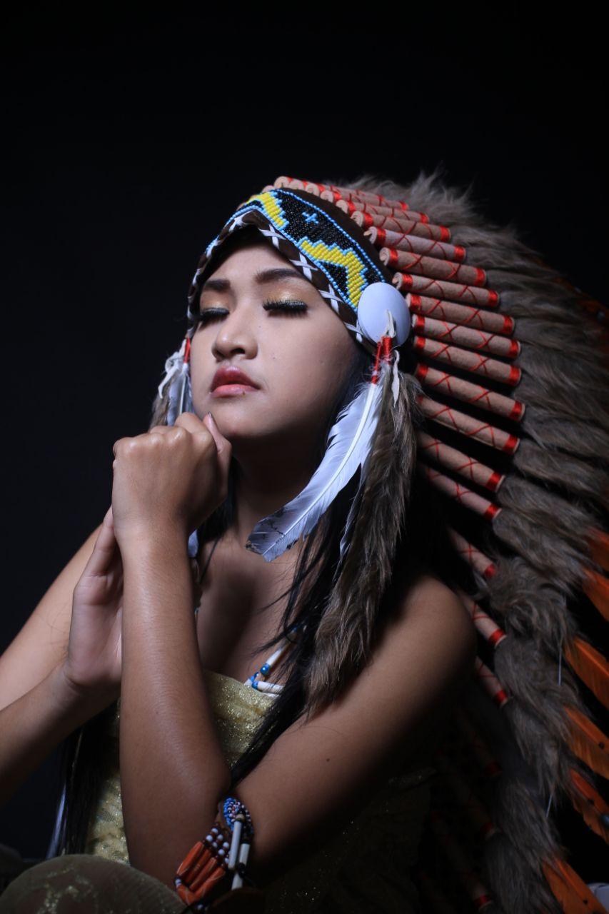 Biodata Vonez Yosenda, Jadi Model Atas Izin Suami | Kumpulan Foto Model ...