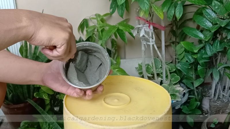 Practical Gardening: DIY Mosaic Pots with Ceramic Tiles - Applying the ...