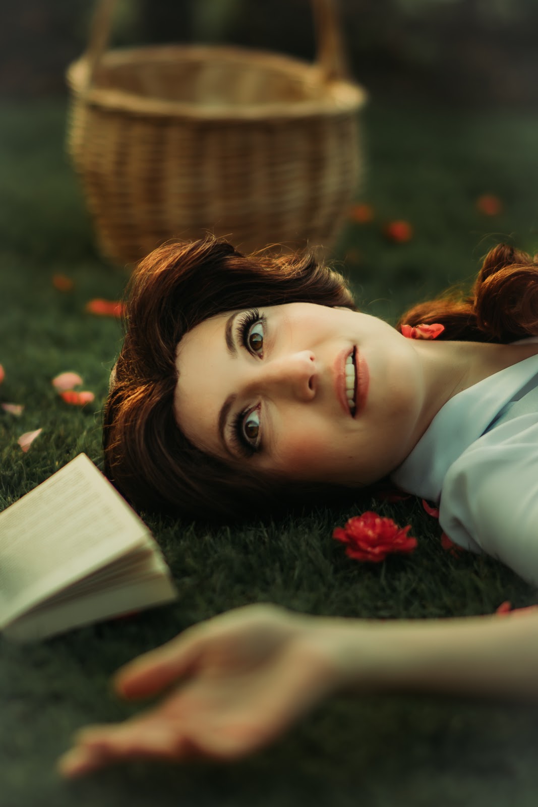 Real life princess Belle cosplay photoshoot in Utrecht