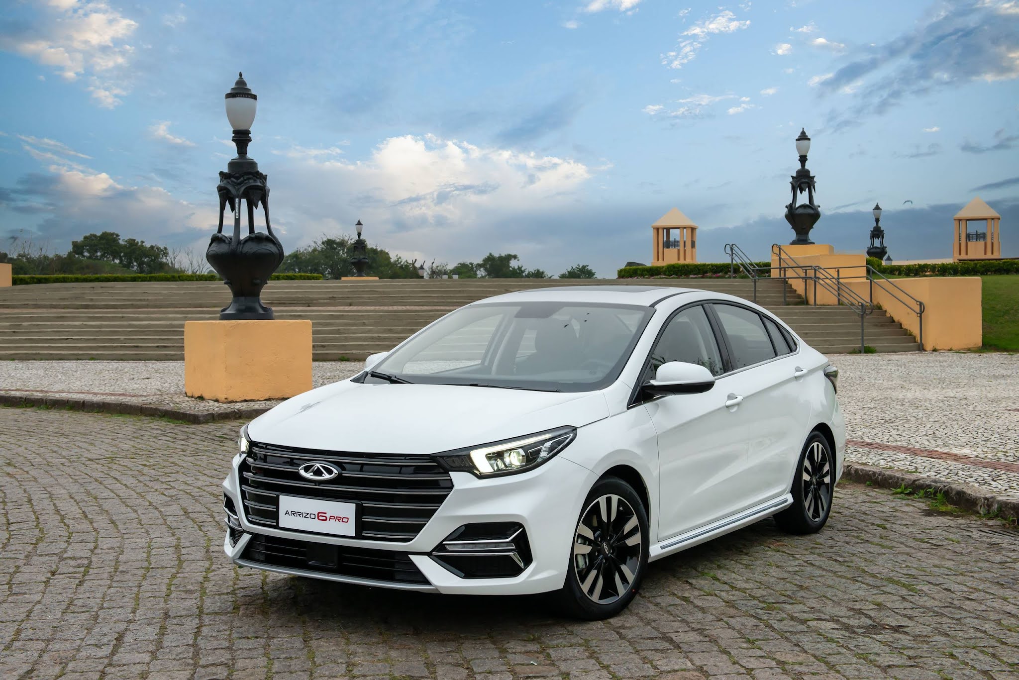 Novo Caoa Chery Arrizo 6 Pro 2022: preços, fotos, consumo e ficha técnica