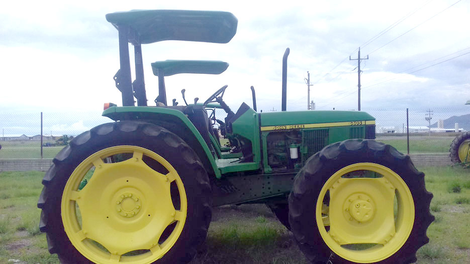 MAQUINARIA AGRICOLA INDUSTRIAL: Tractor John Deere 6405 4x4 $27,200 ...