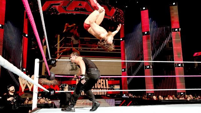 WWE In live!!!!: DANIEL BRYAN vs DEAN AMBROSE