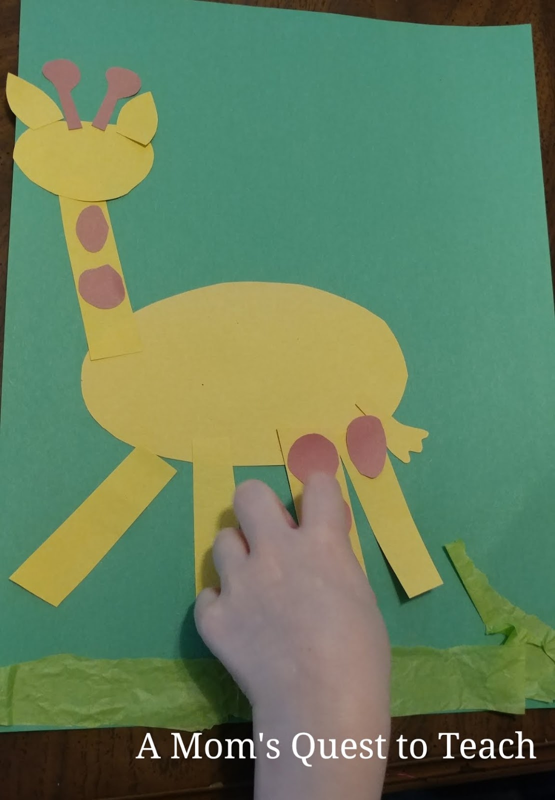 A Mom's Quest to Teach: Crafts: Construction Paper Giraffe