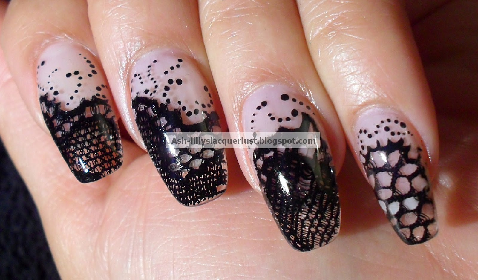 Ash-Lilly's Lacquer Lust: Lace nails