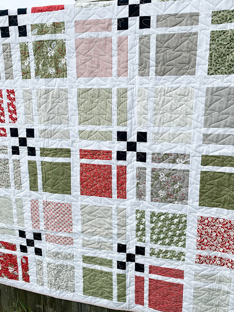 Pieced Just Sew: Lella Boutique Christmas Morning Stay Square Quilt
