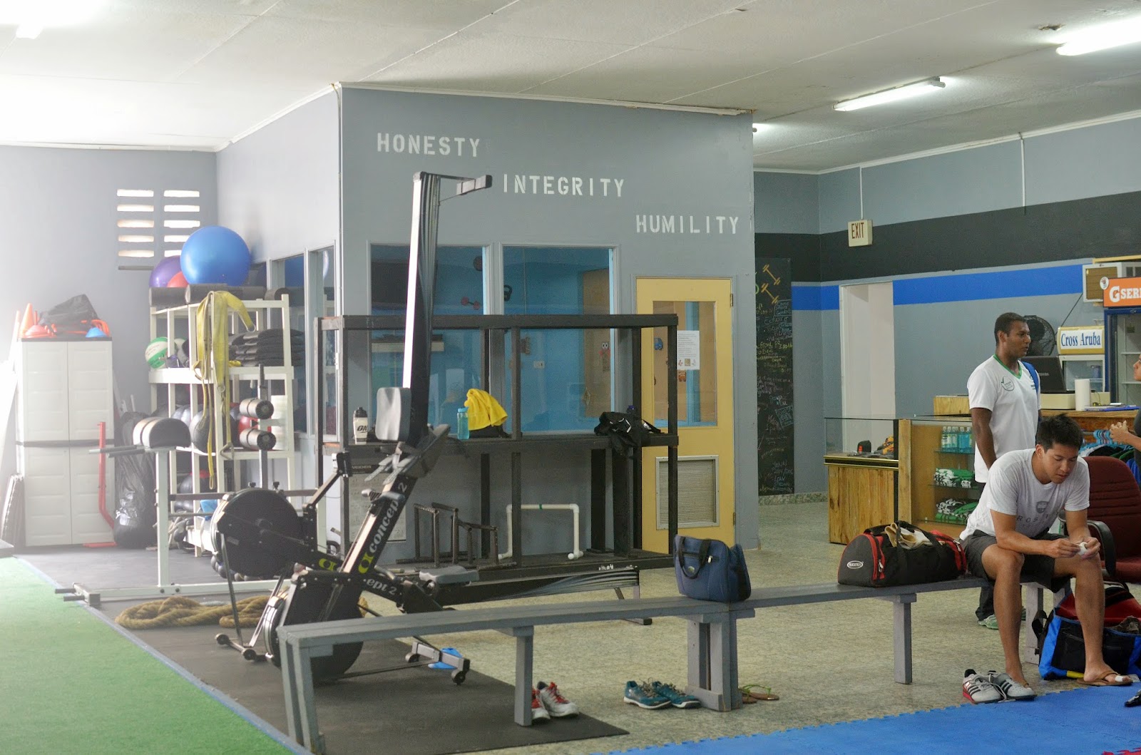 Jes' CrossFit Blog: Cross Aruba / Muscles & Lungs CrossFit