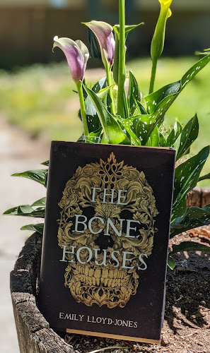 Book Review — The Bone Houses |Sinnful Books