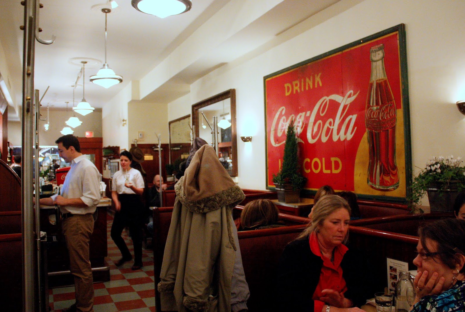 The Senator: Toronto's Oldest Restaurant - Food Junkie Chronicles