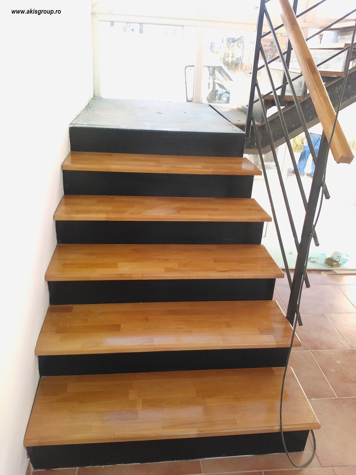 trepte lemn: Trepte, contratrepte, plinte si mana curenta lemn masiv