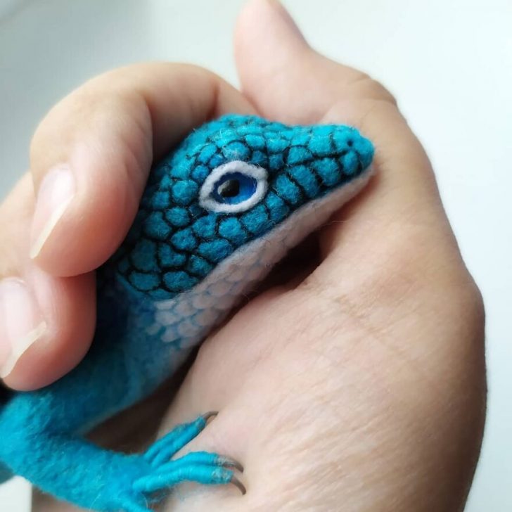 Super Realistic toys that look just like real animals!