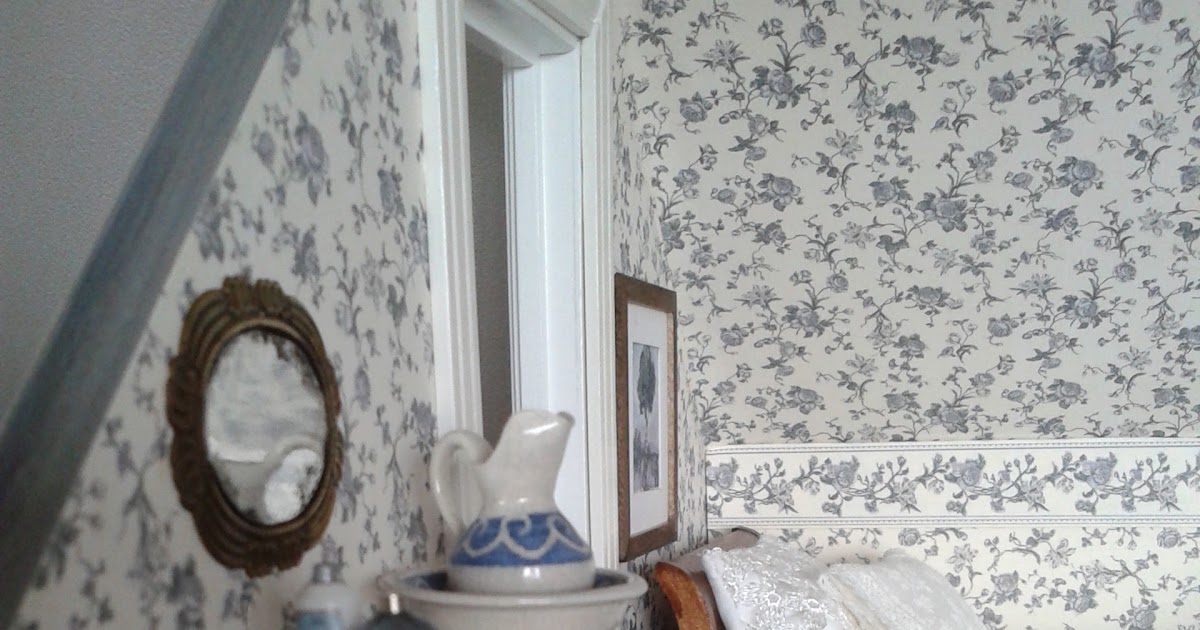 Miniature House: Dressing table in the attic