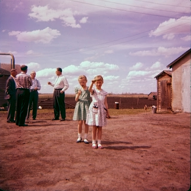 PHOTOS: FOUND VINTAGE SLIDES, 1950s "ON THE FARM" ~ Popthomology