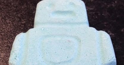 All Things Lush UK: Ickle Baby Bot Bath Bomb