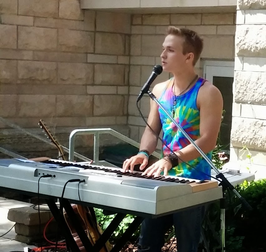 DarkeJournal.com: Noah Back Plays at Library