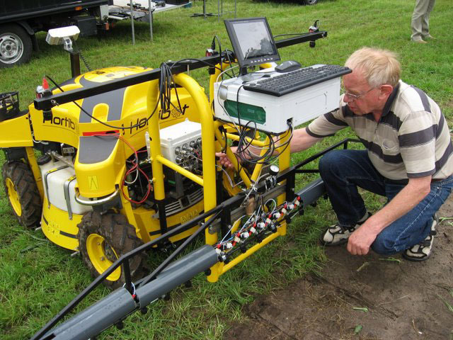 Agricultural Robots: Robotic Farming