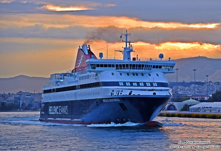 New Port Karlovassi: Στις 07:35 αναχωρησε σημερα για το πρωτο ...