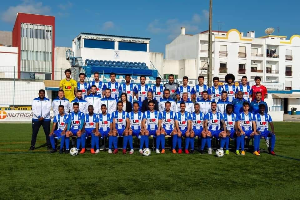 PINHALNOVENSE»» Jogadores continuam sem receber - JORNAL DE DESPORTO