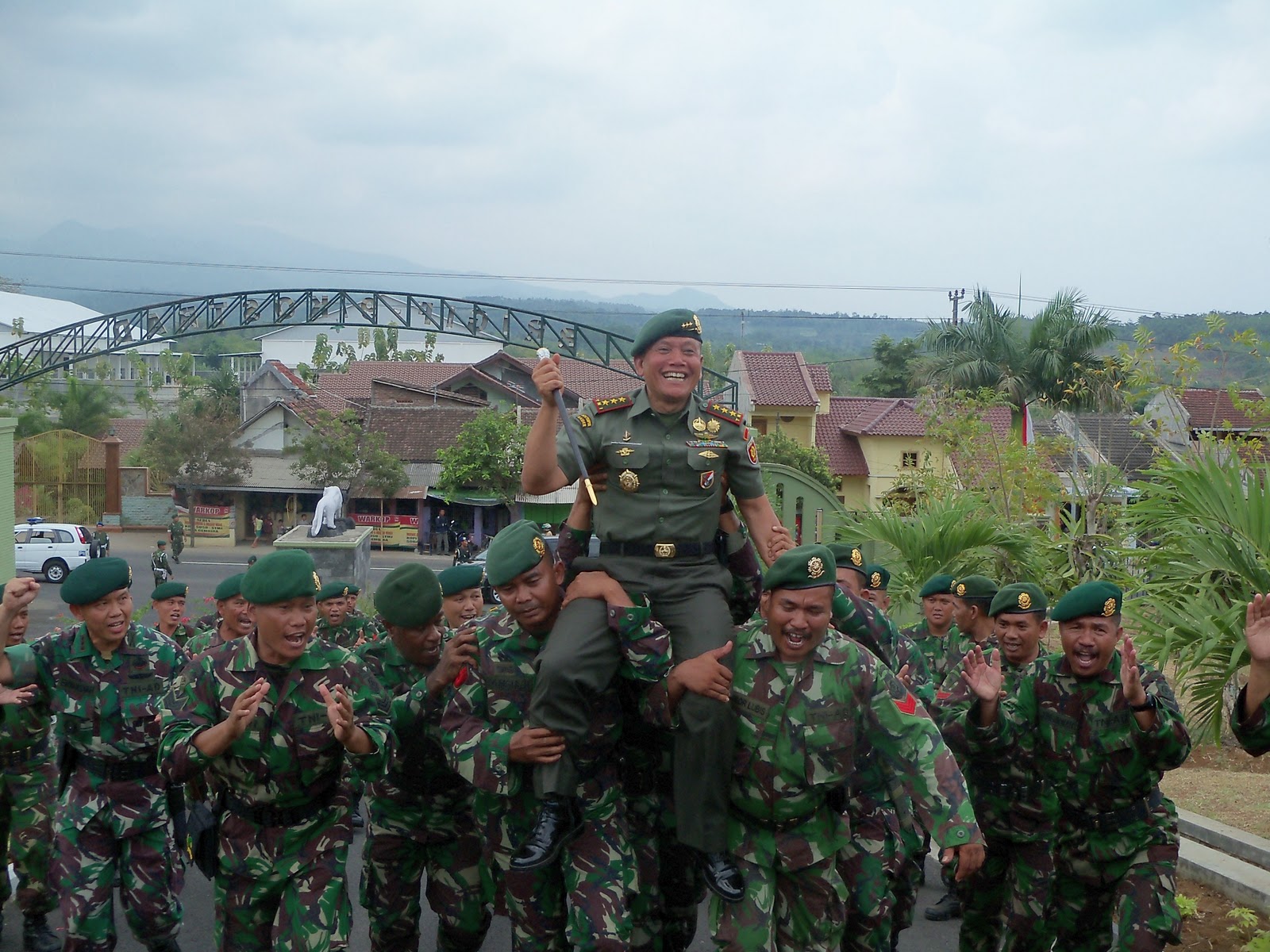 Brigif 9: Kuker Pangkostrad Kesatjar Brigif 9 Kostrad