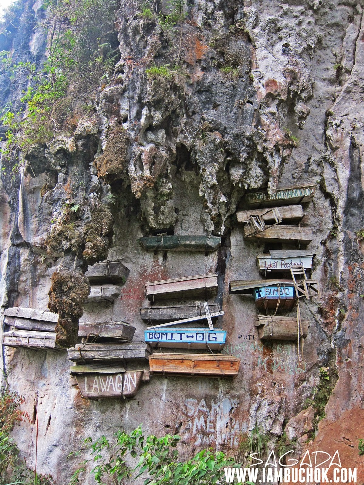 GalaeroEscapeTravels: Heritage Cemeteries to Visit in the Philippines.