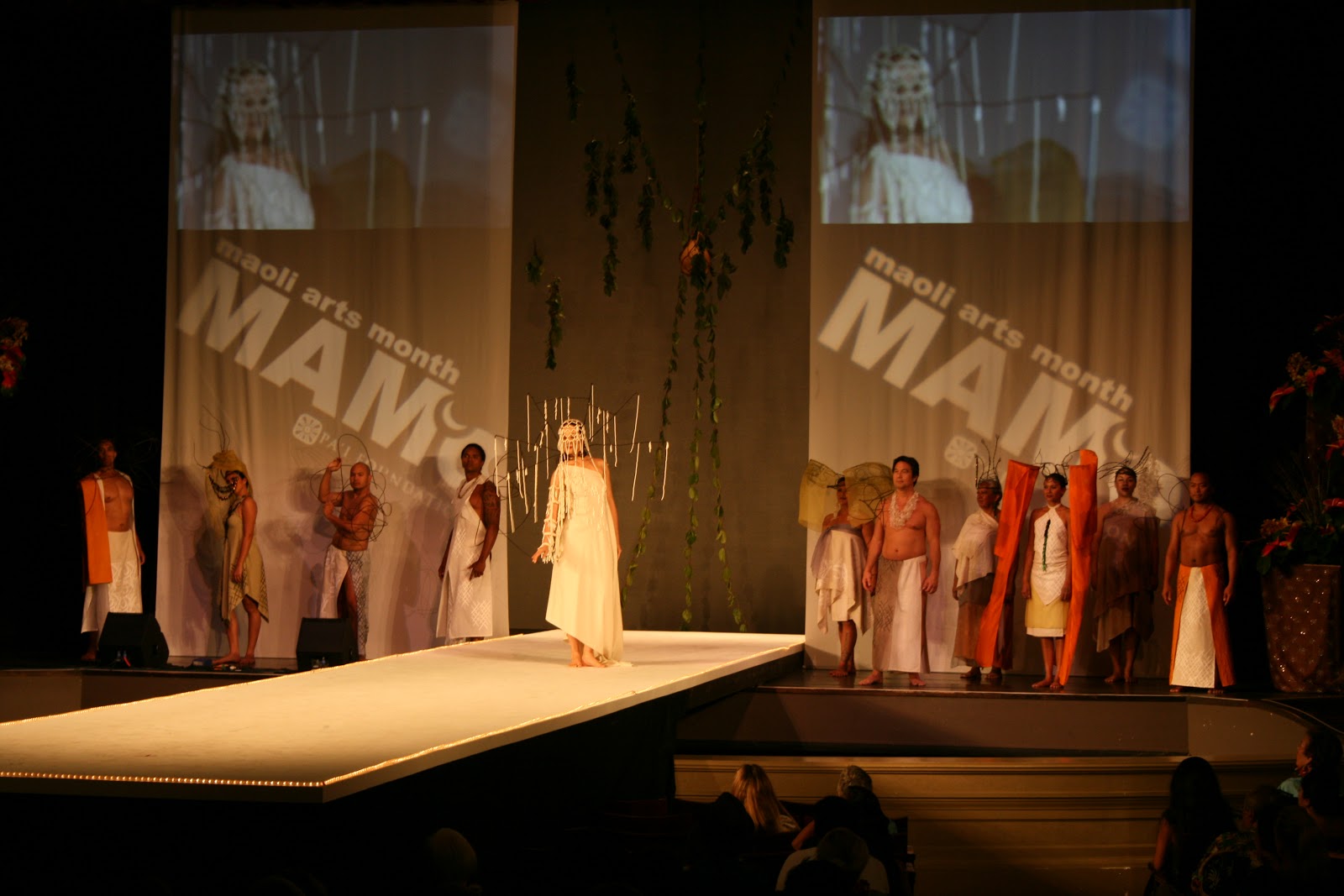 Slenderbread Magazine: MAMO Wearable Art Show at The Hawaii Theatre