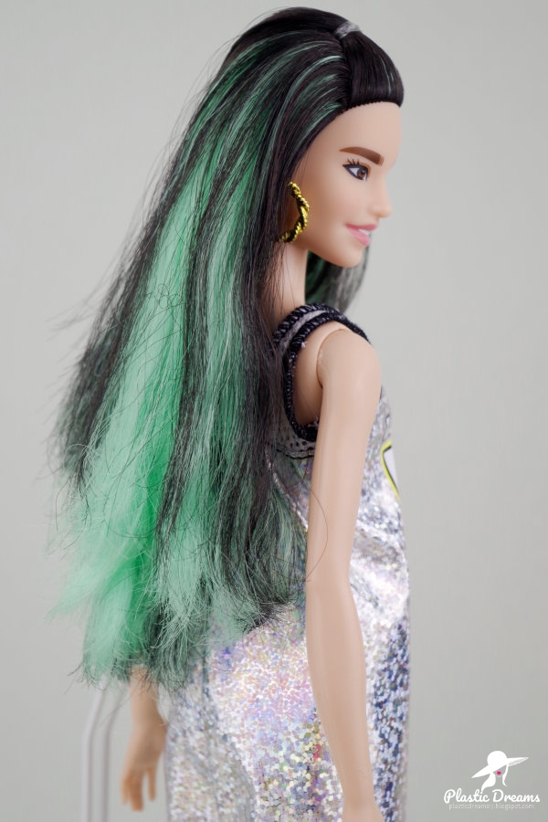 Plastic Dreams Dolls :: Barbie et miniatures: Fashionistas Barbie Doll ...