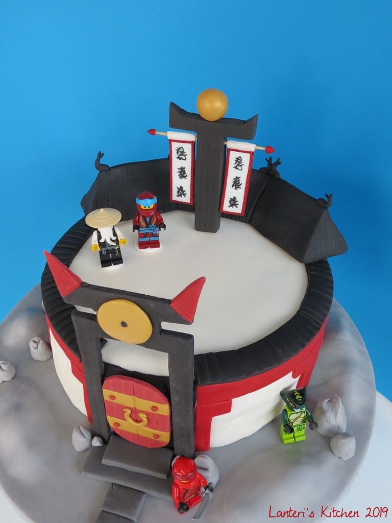 Lanteri's Kitchen - Sweet Little Things: Lego Ninjago Cake