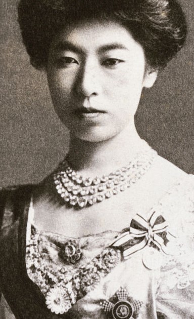 Tiara Mania: Empress Teimei of Japan's Imperial Chrysanthemum Tiara