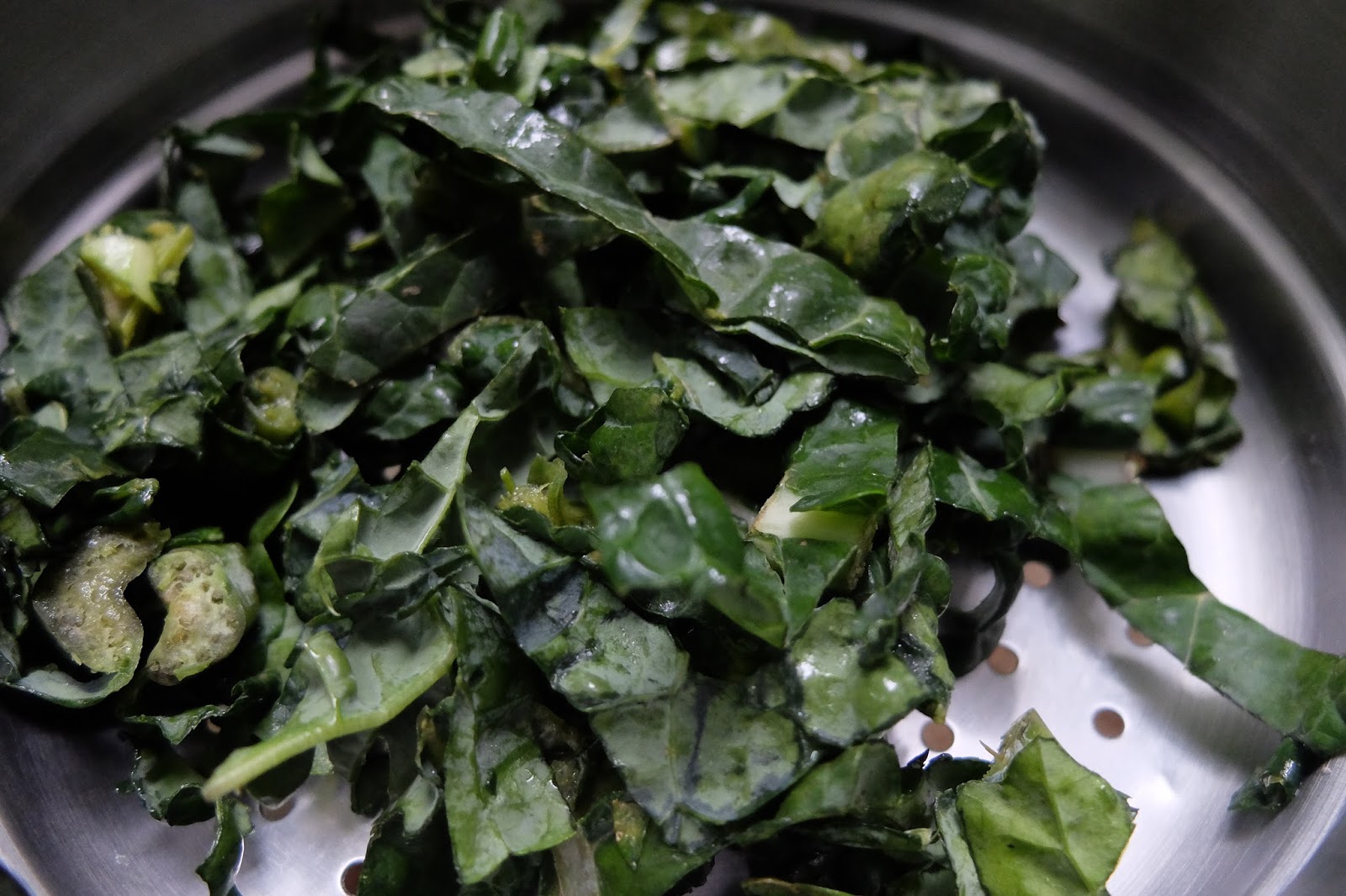 SIMPLE STEAMED GREENS WITH VINAIGRETTE - Raw Rhubarb - Fit Food and Recipes