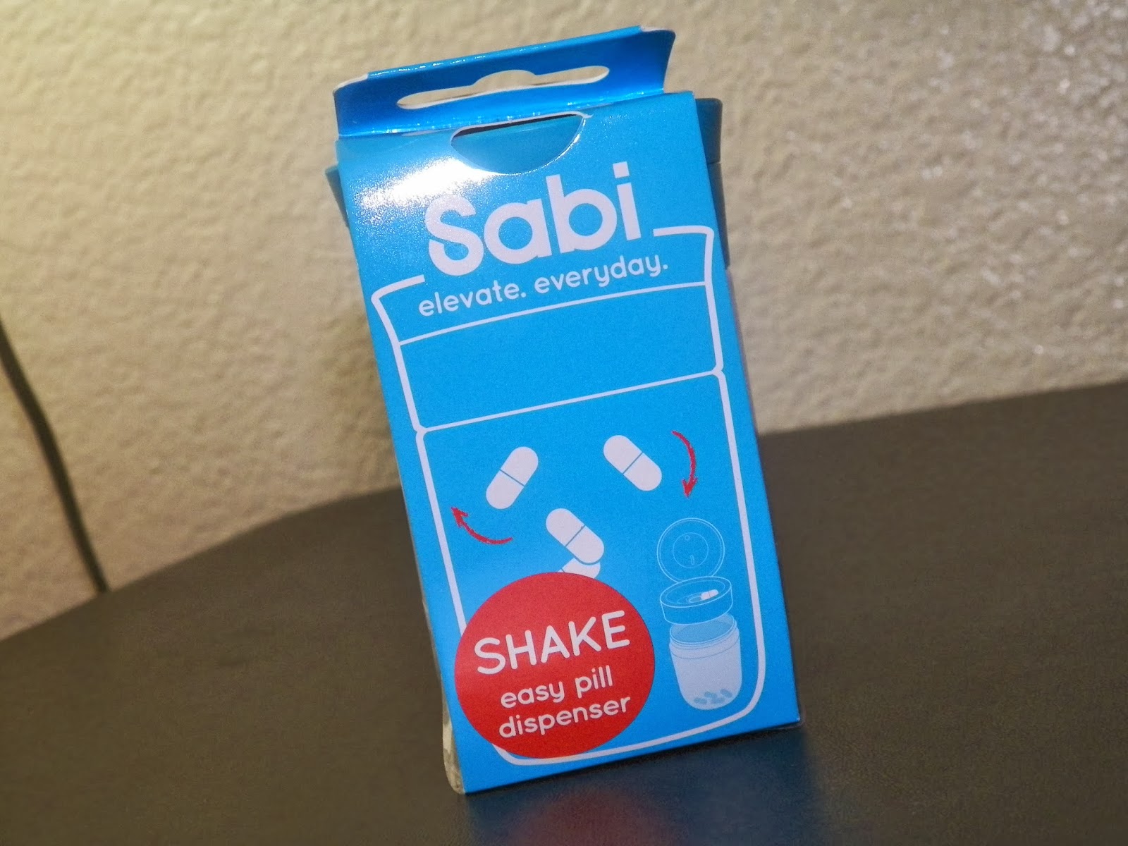 mygreatfinds: SHAKE Flip-top Pill Box by Sabi Review