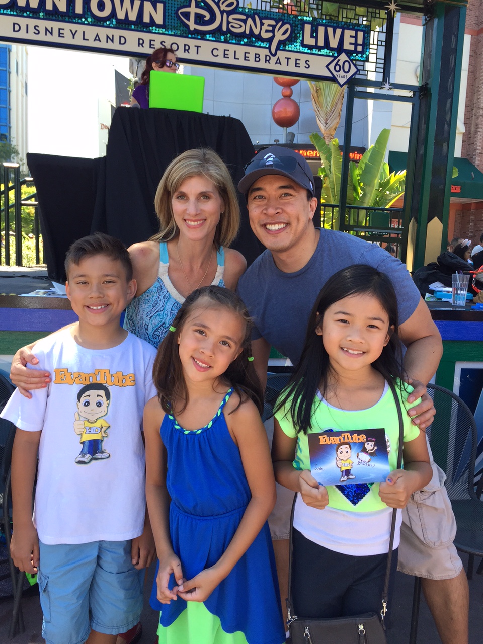 ChannelAlexis2k6: Meeting the EvanTubeHD Family at Downtown Disney