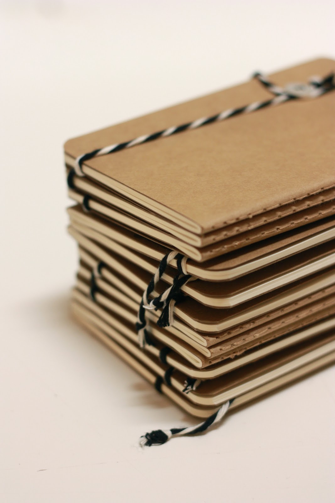 DIY Gratitude Journal Place Cards Live Free Creative Co diy-gratitude-journal-place-cards-live-free-creative-co