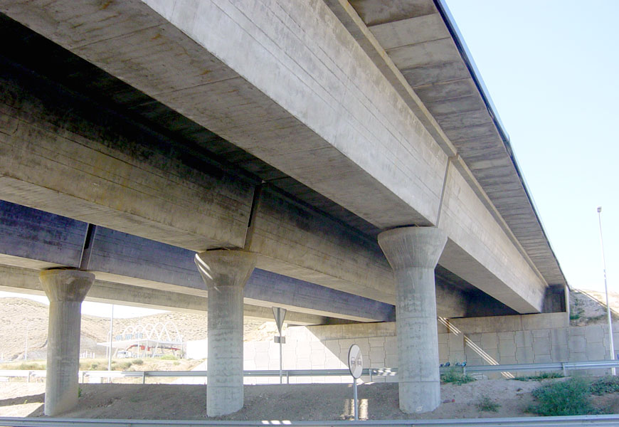 DISEÑO Y DIMENSIONAMIENTO DE UN PUENTE VIGA CAJÓN | INGENIERÍA CIVIL